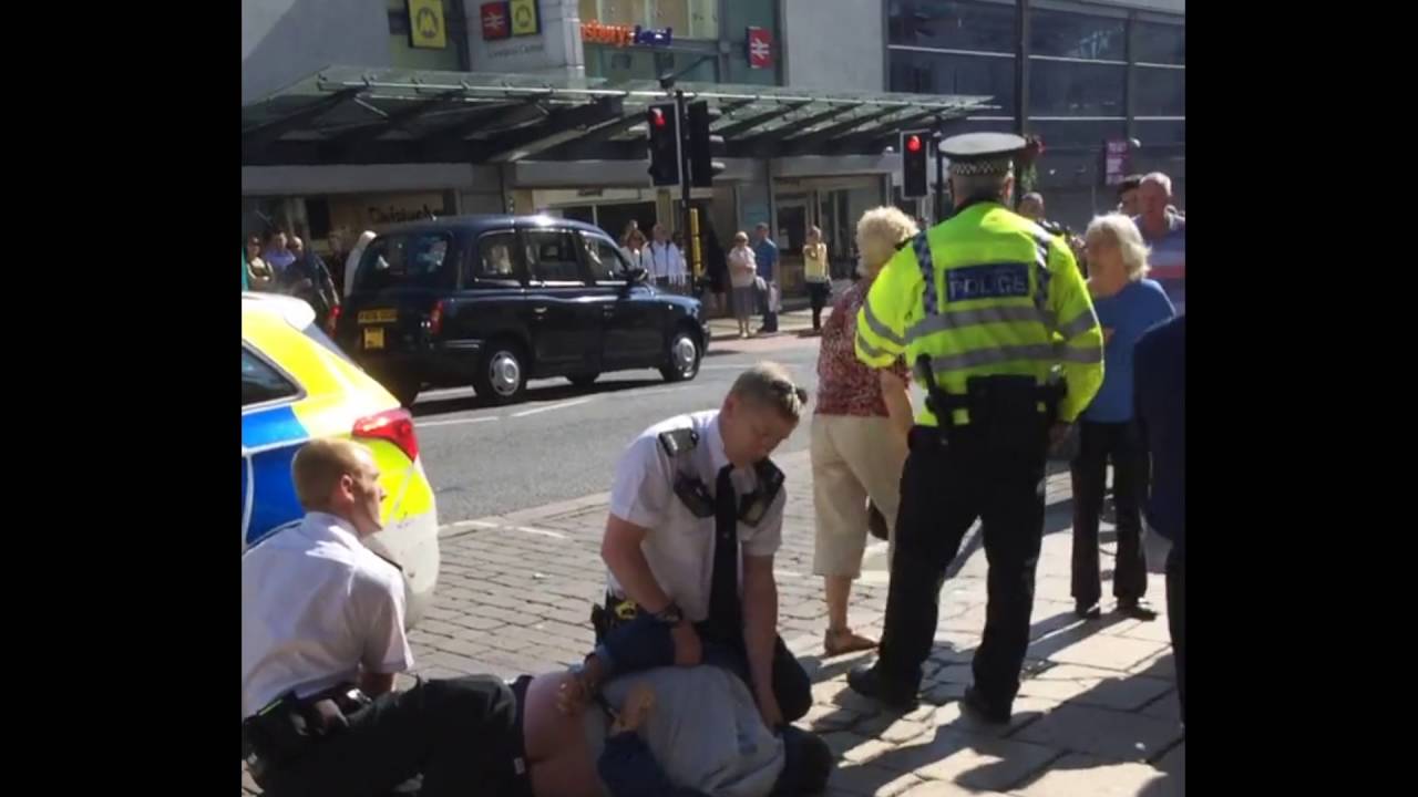 LIVERPOOL POLICE in Action..... - YouTube