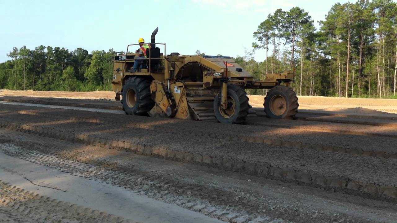 Caterpillar SS-250B soil stabilizer - YouTube