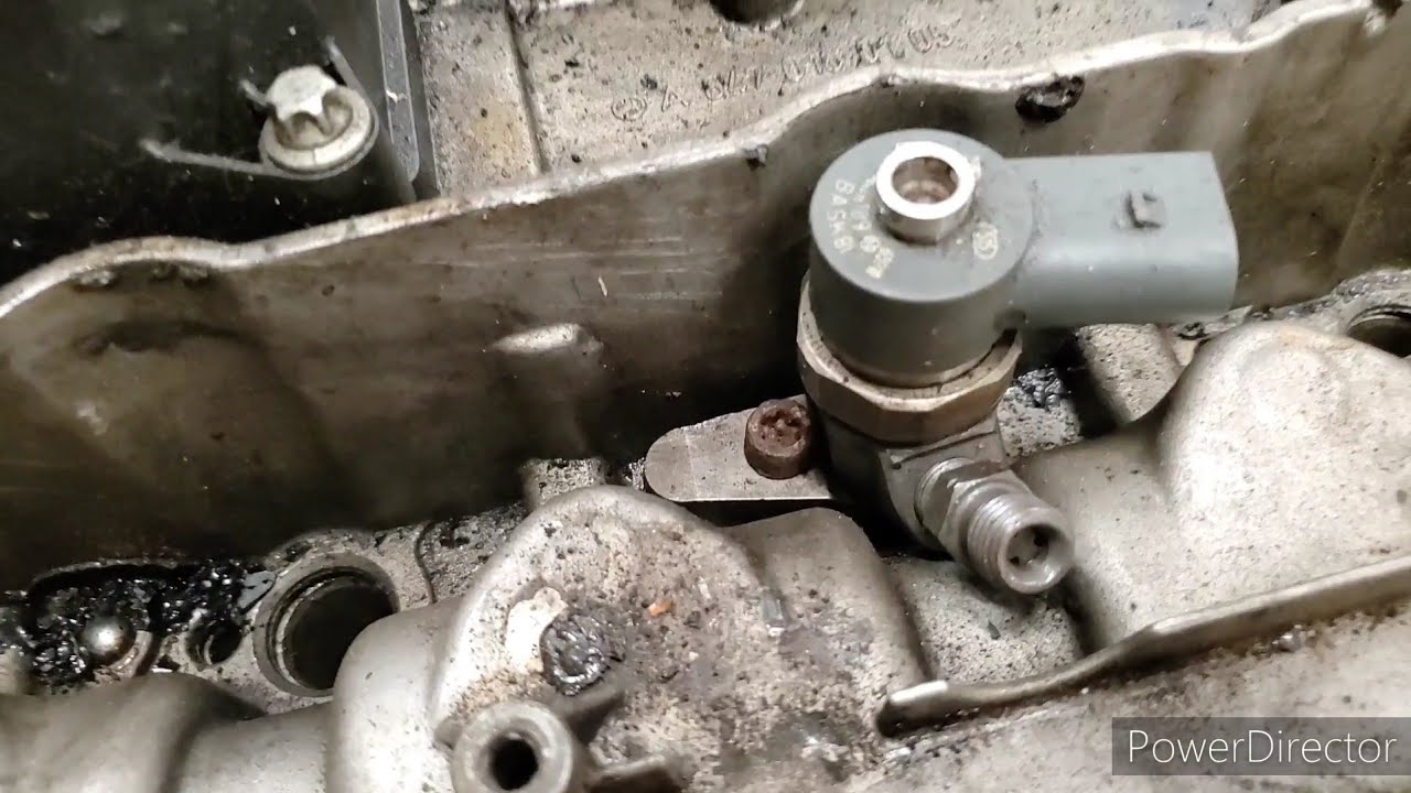 How To: 2004 to 2006 Mercedes Sprinter T1n Injector Removal Tips - YouTube