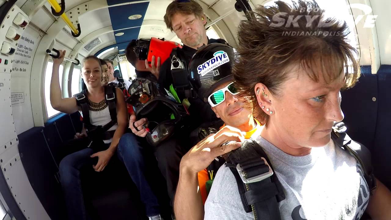 Andrea Titus's Tandem skydive! - YouTube