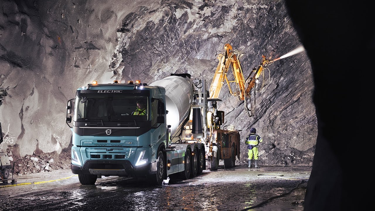 Volvo Trucks – Volvo FMX Electric concrete mixer - YouTube