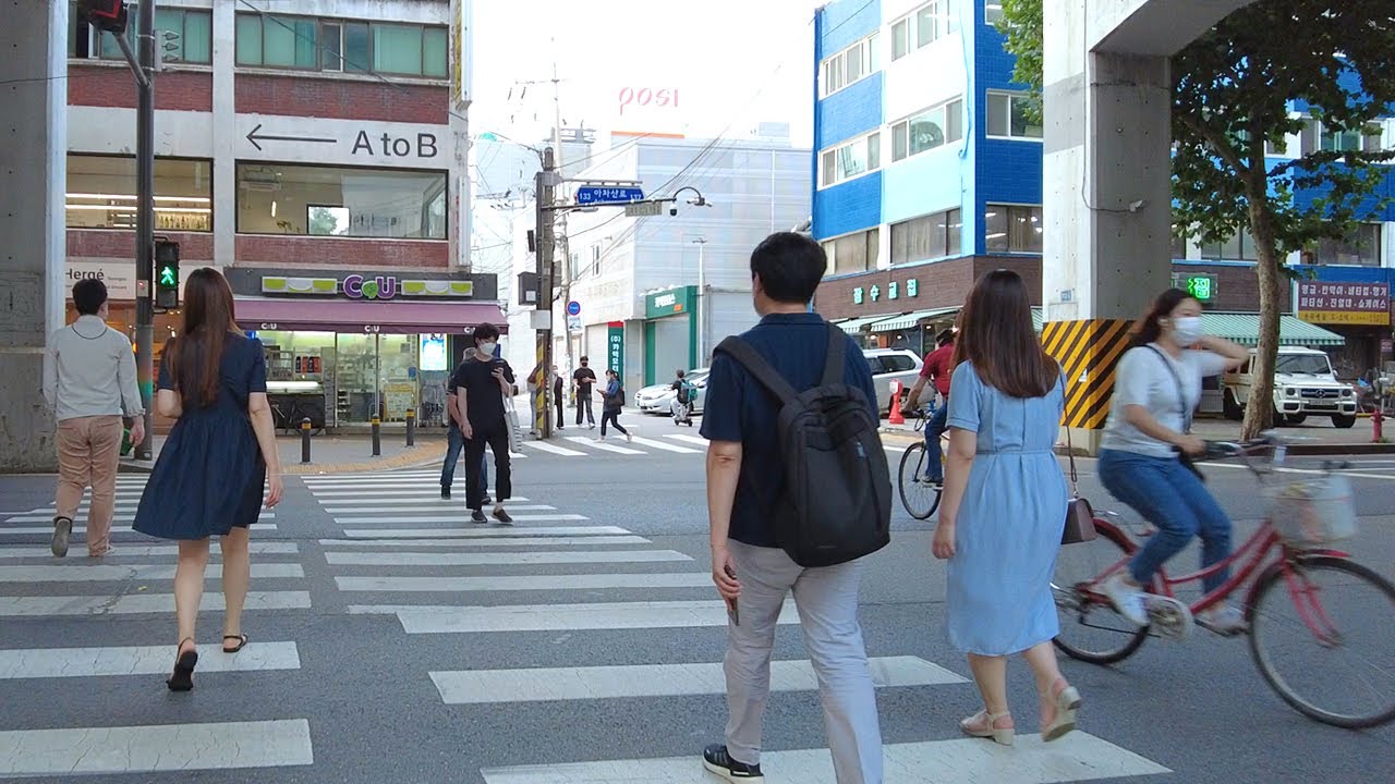 🚶Seoul walk summer street scene Seongsu-dong cafe street Seongsu ...