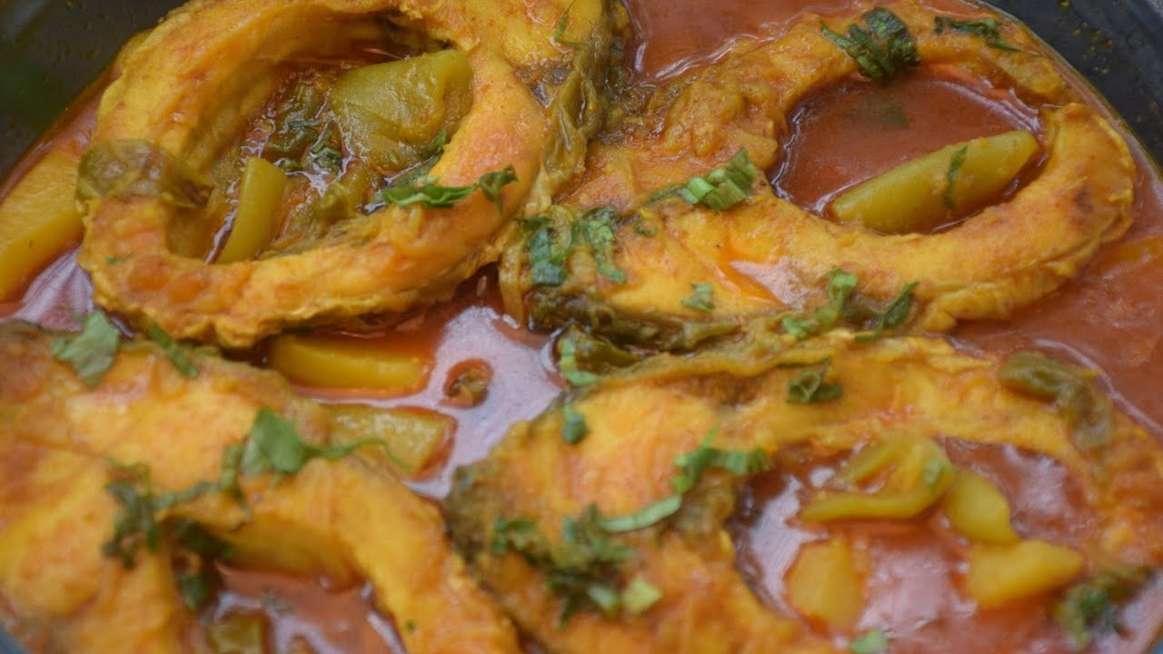 আলু পটল দিয়ে রুই মাছের ঝোল || Easy alu potol diye rui macher jhol ...