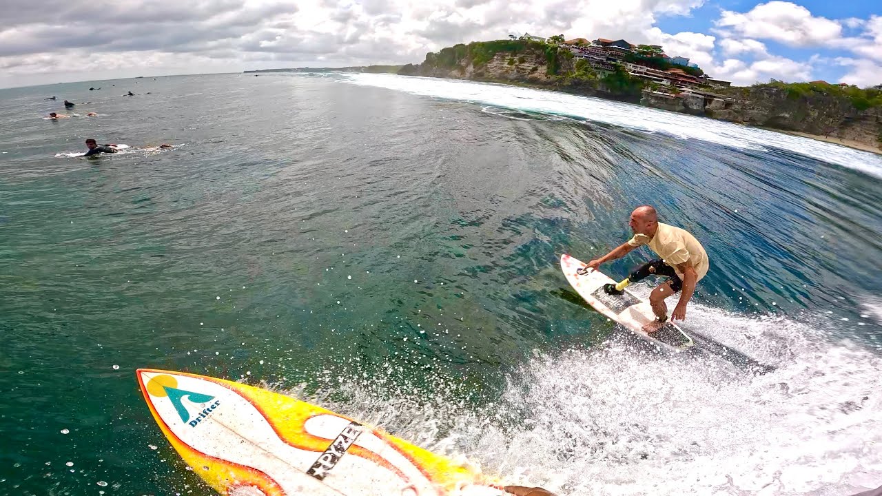 Fun Day Surfing Uluwatu: Perfect 2-3ft Waves and Good Vibes! - YouTube