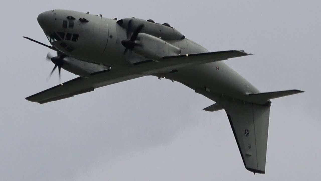 Because I was inverted... RIAT 2019 C-27 Aerobatic!!! Italian Air Force ...
