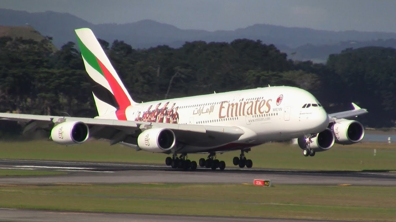 Emirates Airbus A380 'AC Milan' Landing Auckland Airport - YouTube