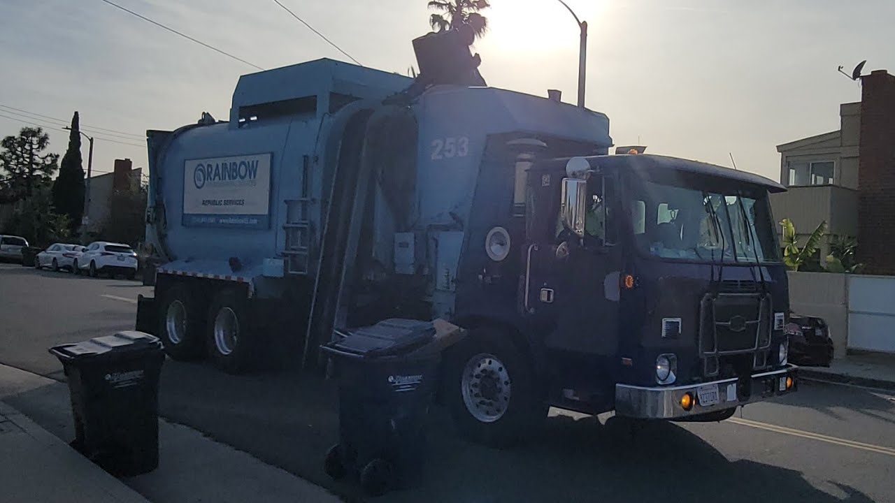 Rainbow Disposal Fast Autocar ACX Amrep ASL Knocking out Huntington ...