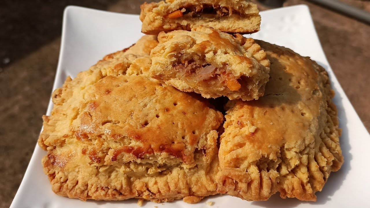 The Flakiest Tuna Pie | Ghana Fish Pie With Crumbly Crust - YouTube