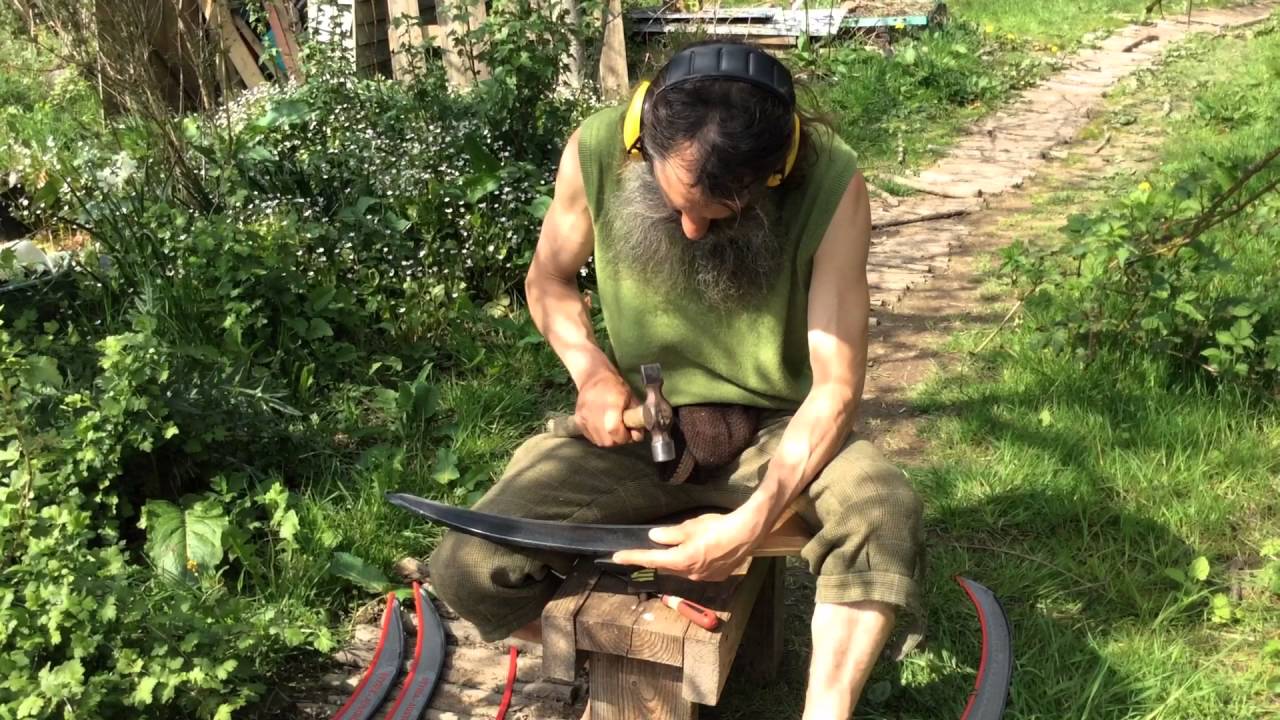 Edge Peening a Styria Scythe Blade - YouTube
