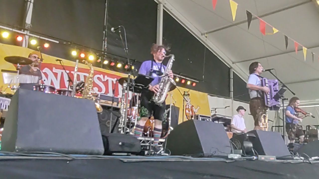 Alex Meixner Band, "So ein Tag, so wunderschön wie heute" at Wurstfest ...