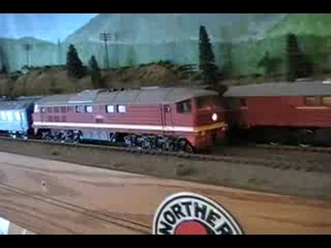 ТЭ109 - TE109 BR130 model train HO scale - YouTube