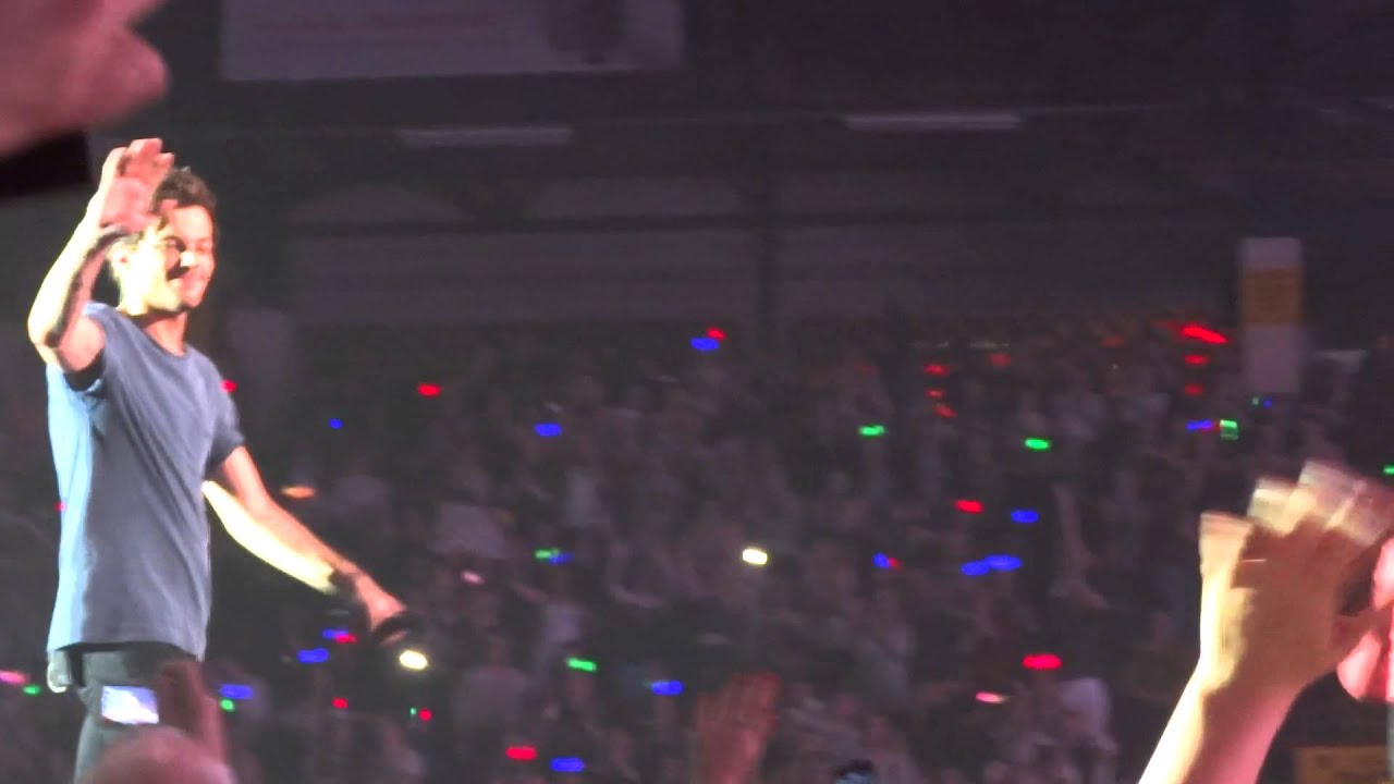 One Direction - Final Bows - Newcastle Arena 27/10/15 - YouTube