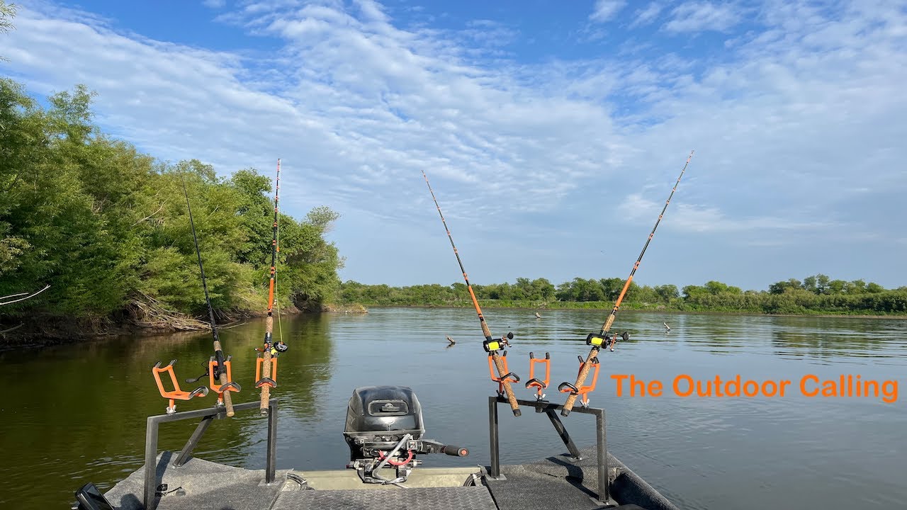 Iowa Flathead Catfishing | Catching Cats and River Camping - YouTube