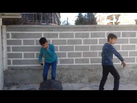 Buradan bir adam geçtimi bilade 😱