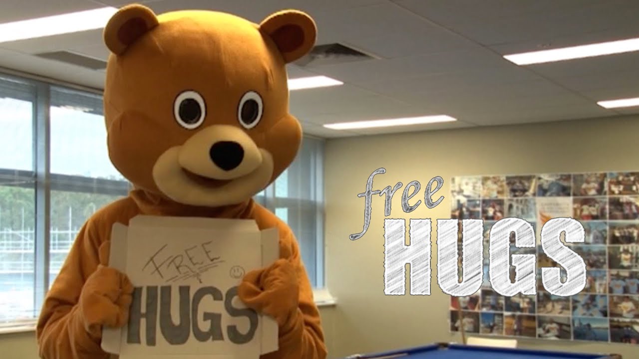 FREE HUGS - 1 Minute Documentary - YouTube