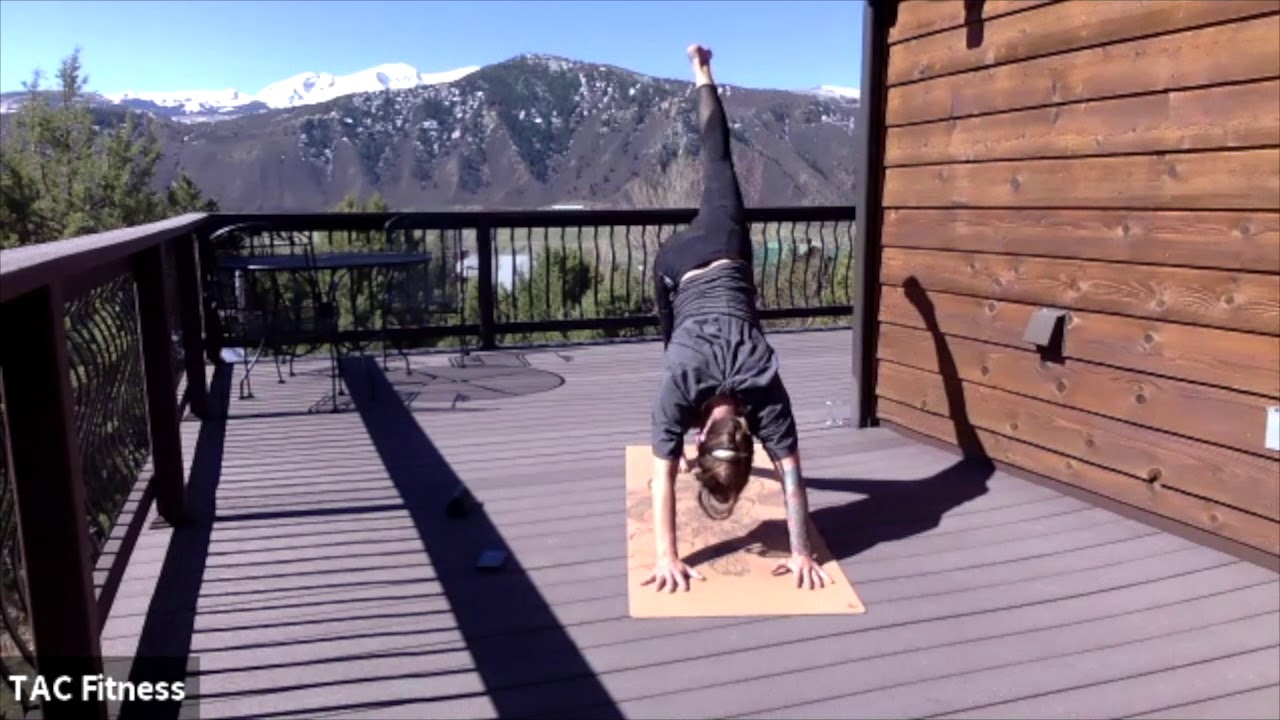 Stretch & Strengthen with Sara - YouTube
