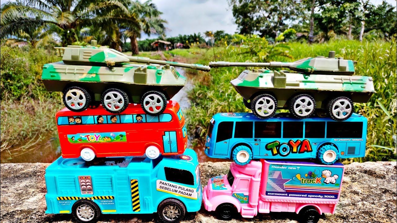 menemukan mainan mobil teng tentara, mobil pemadam, mobil truck, mobil ...