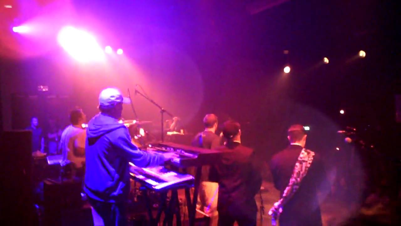 Serious Man - Slightly Stoopid @ Cannabis Cup 2009 - YouTube