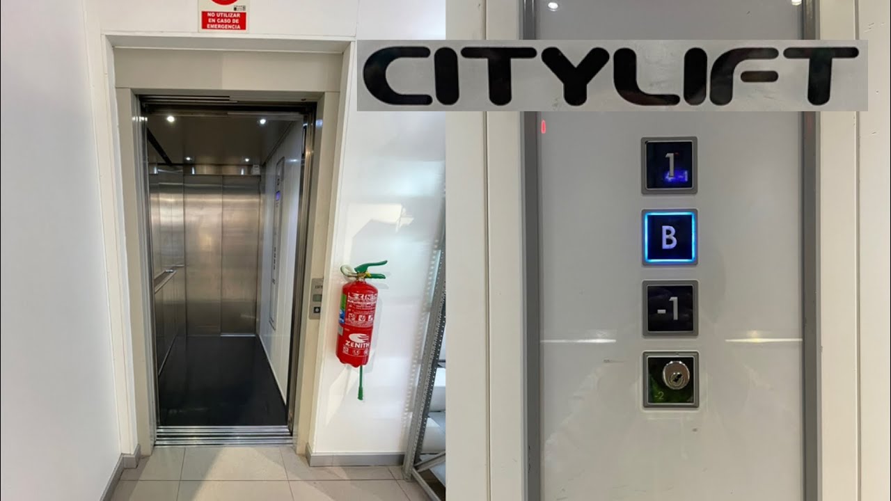 Citylift Hydraulic Elevator @ ALE-HOP - Madrid, Spain - YouTube