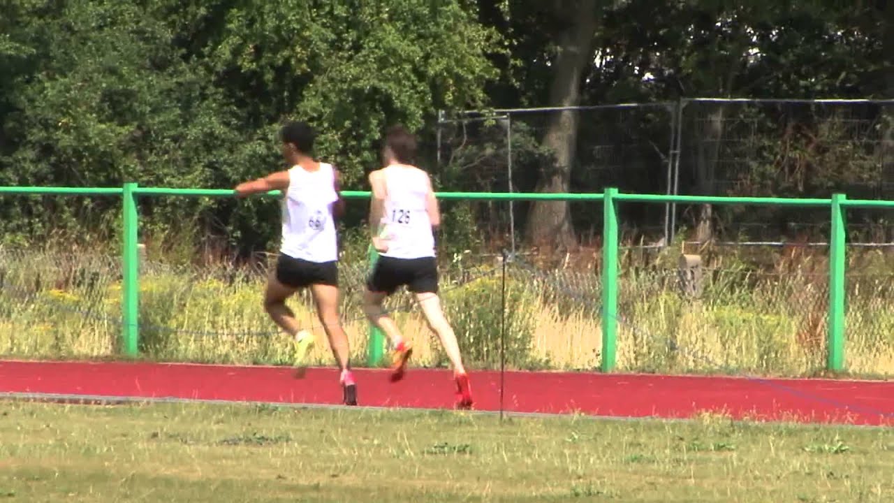 YDL Biggleswade Athletics Track 3013 - 800m - YouTube