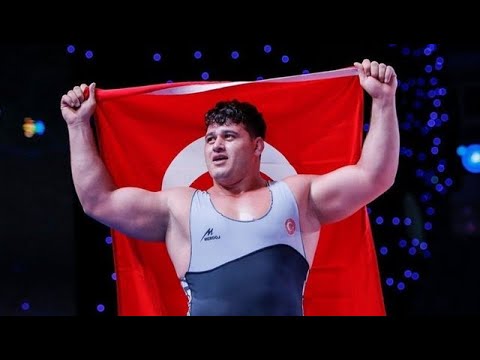 Milli güreşçi Rıza Kayaalp beşinci kez dünya şampiyonu oldu
