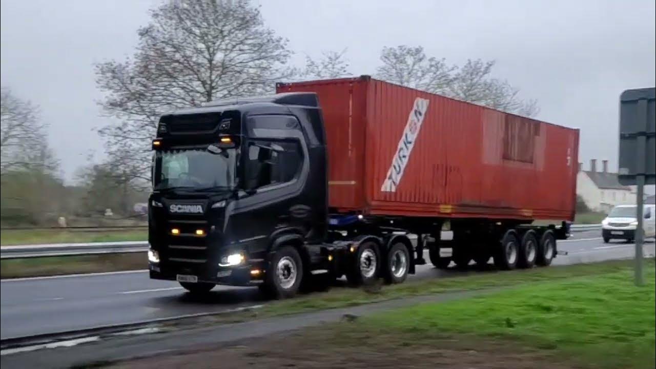 SCANIA - container transport - A1(M) motorway rucks spotting - slow-motion - YouTube