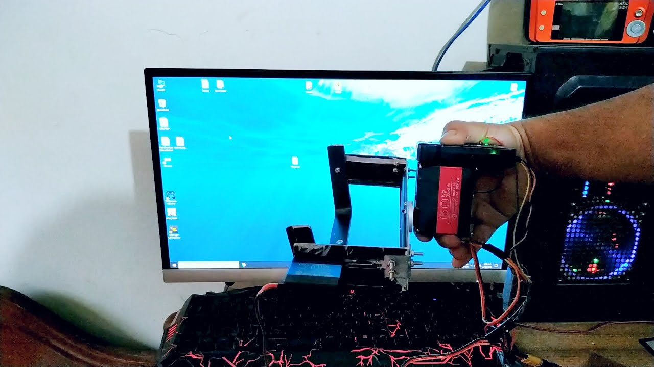 2Axis Giant Servo Gimbal 1-Indoor Test - YouTube