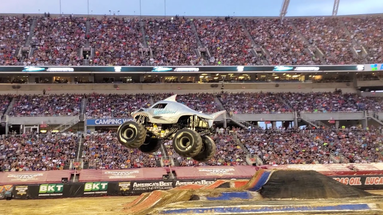 Justin Sipes freestyle World Finals XX - YouTube