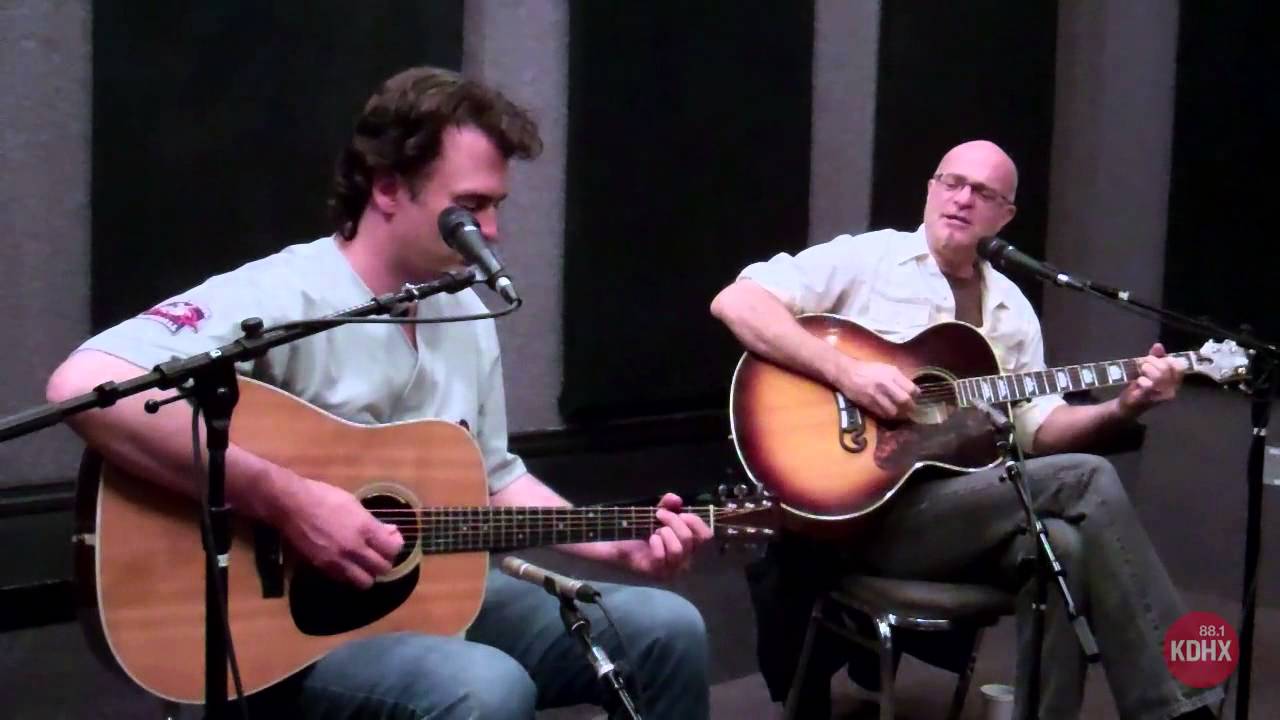 Eric Brace & Peter Cooper "Ancient History" Live at KDHX 05/03/13 - YouTube