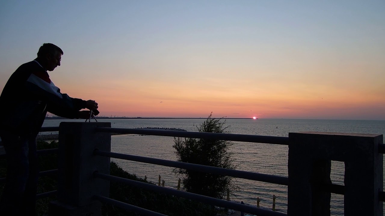 Cel mai frumos rasarit filmat de Dragutul Ionel - YouTube