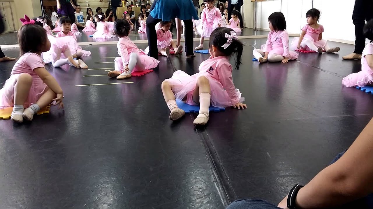 Isabelle's Ballet Class Open Day - YouTube