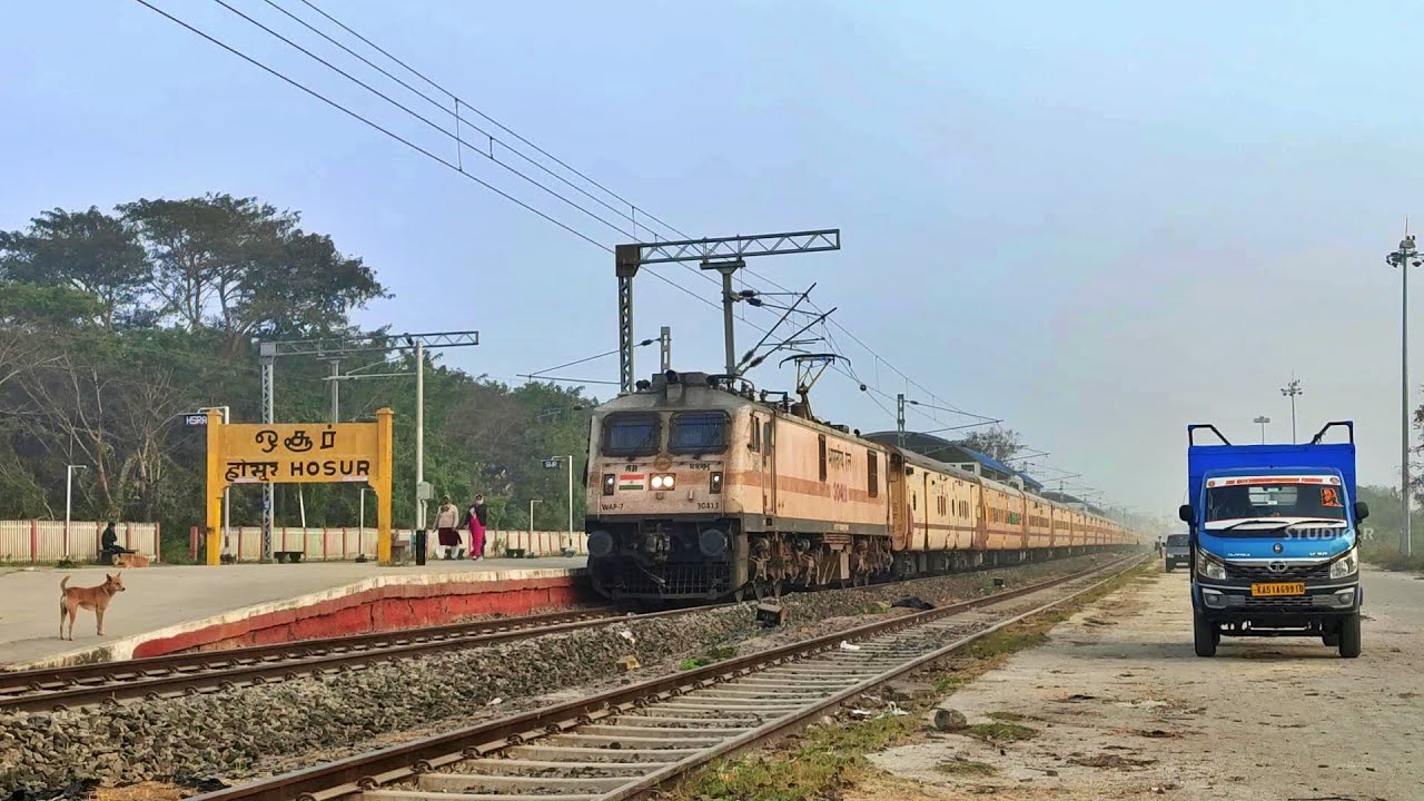 Arrival & Departure of 12677 Ernakulam Superfast at Hosur | Platform 3 ...