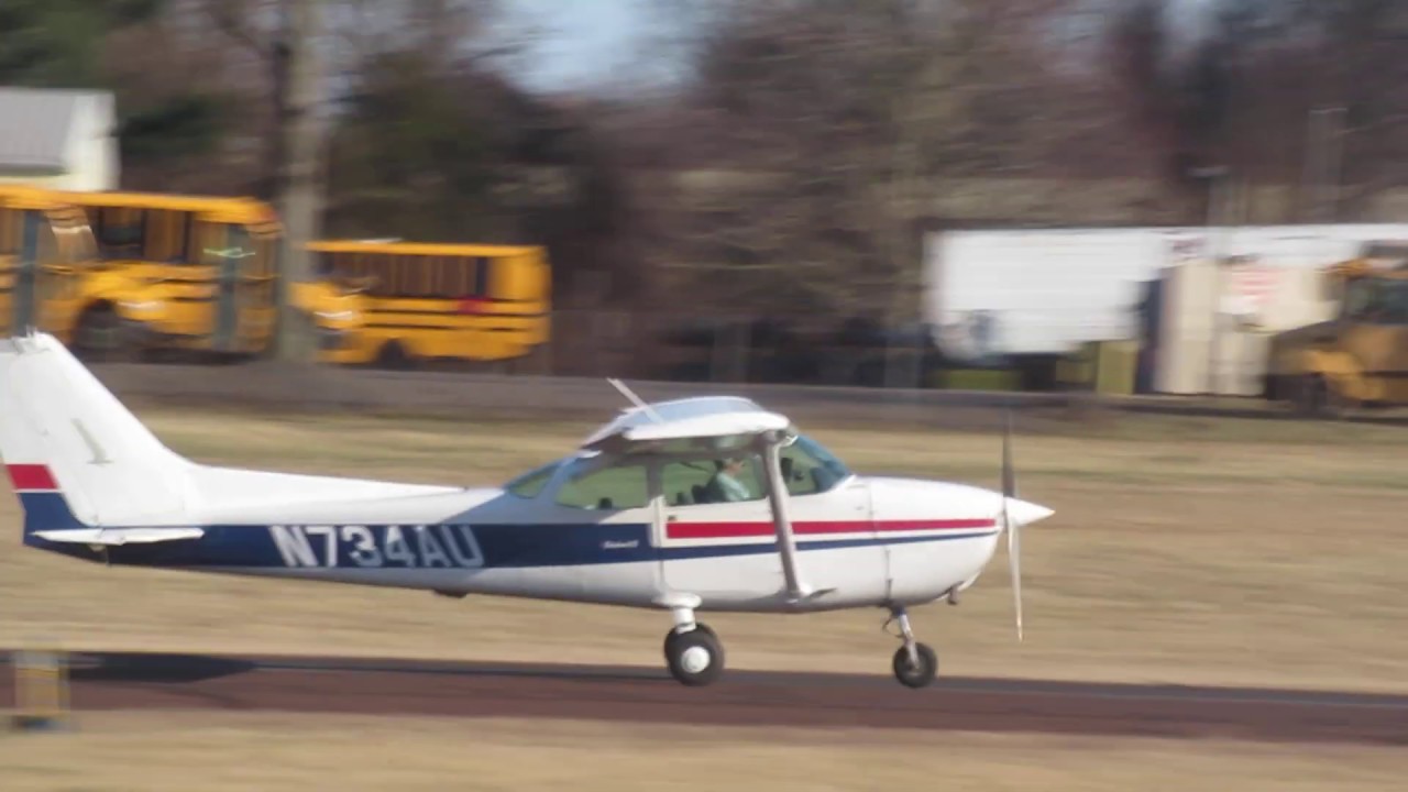Cessna 172N Skyhawk & Piper PA-28 Archer at Doylestown Airport (DYL ...
