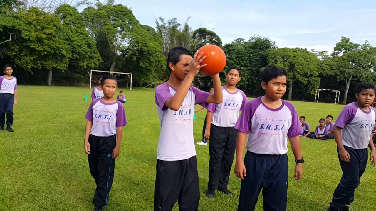 Benchball Year 6 2016 SKSI - YouTube