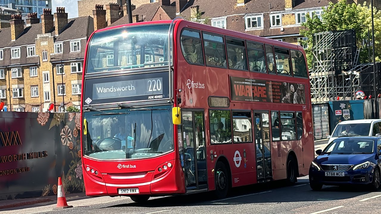 ADL Enviro400 First bus 33784 SN12AWA Route 220 Wandsworth - YouTube