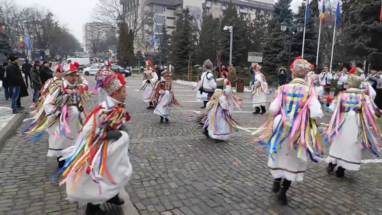 Caiutii Fanfaraa - Port Traditional la Botosani 2017 - YouTube