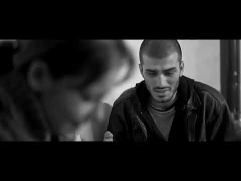 elimde bi' cigarayla yolunu gözlüyorum (kader)