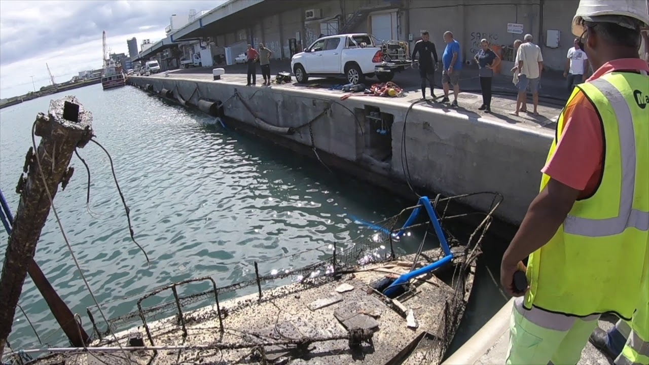 [OCETRA La Réunion] Renflouage Voilier de plaisance - YouTube
