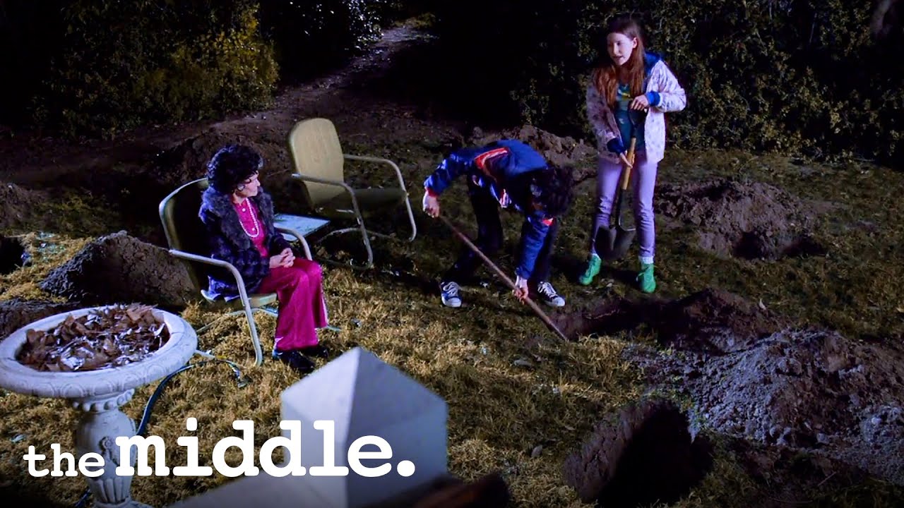 Axl and Sue Find Their Aunt's Time Capsule | The Middle - YouTube