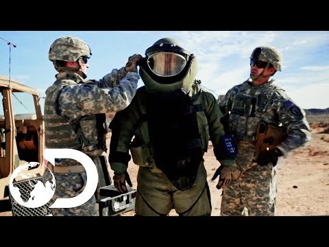 How To Build A Bomb Disposal Suit | How To Build Everything