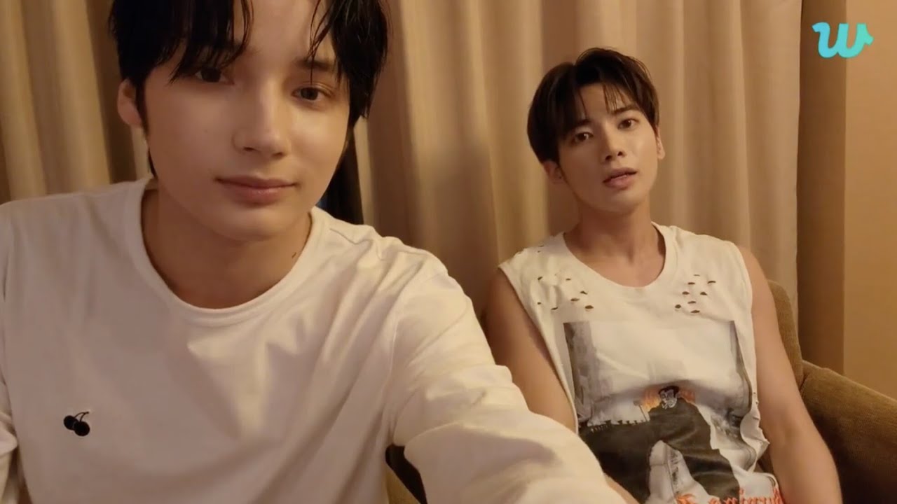 [TXT WEVERSE LIVE] Japanese Comeback {30th Aug, 2022} - YouTube
