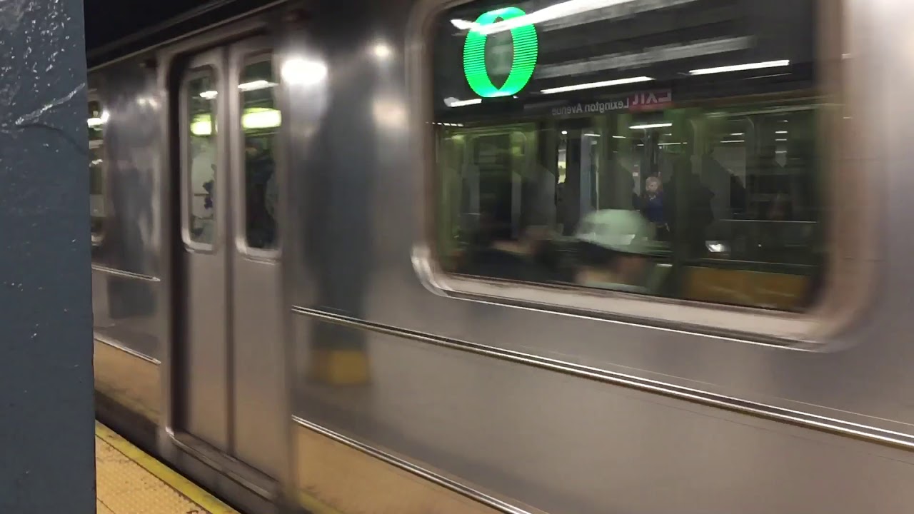 IRT New York City Subway | R62A 6 Local Train Departing from 86th ...