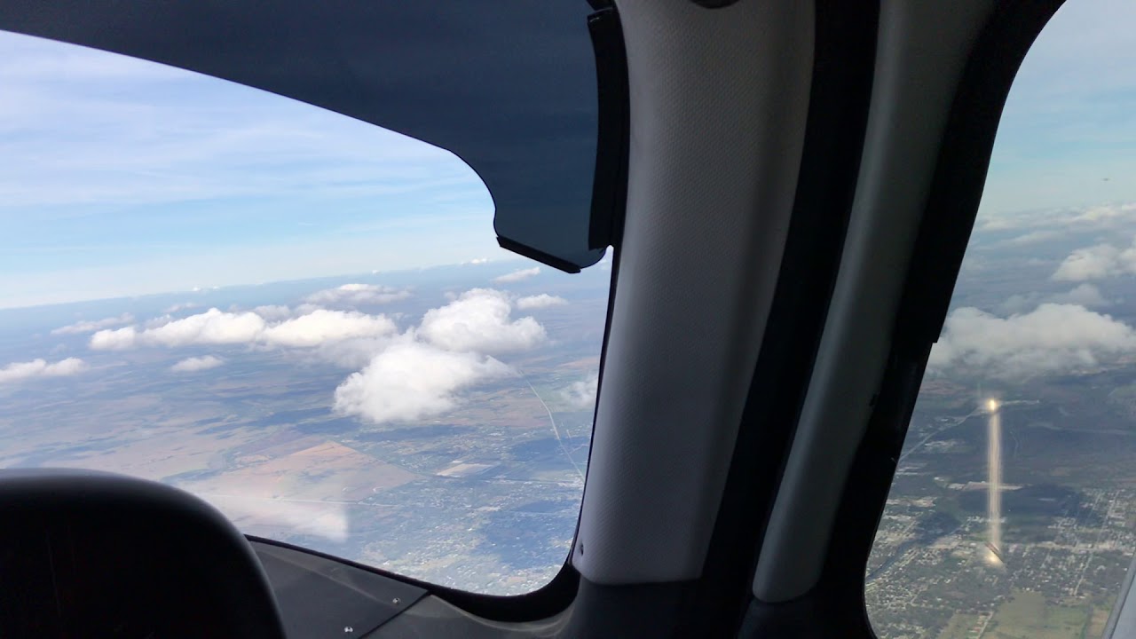 Flying a Cirrus with the new Jet Shades windshield installed - YouTube