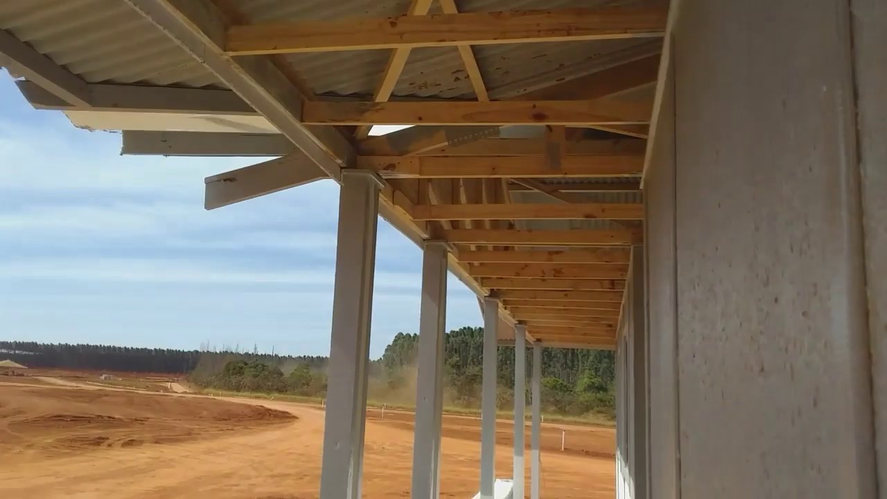 Conheça como funciona uma obra com chapa osb - YouTube