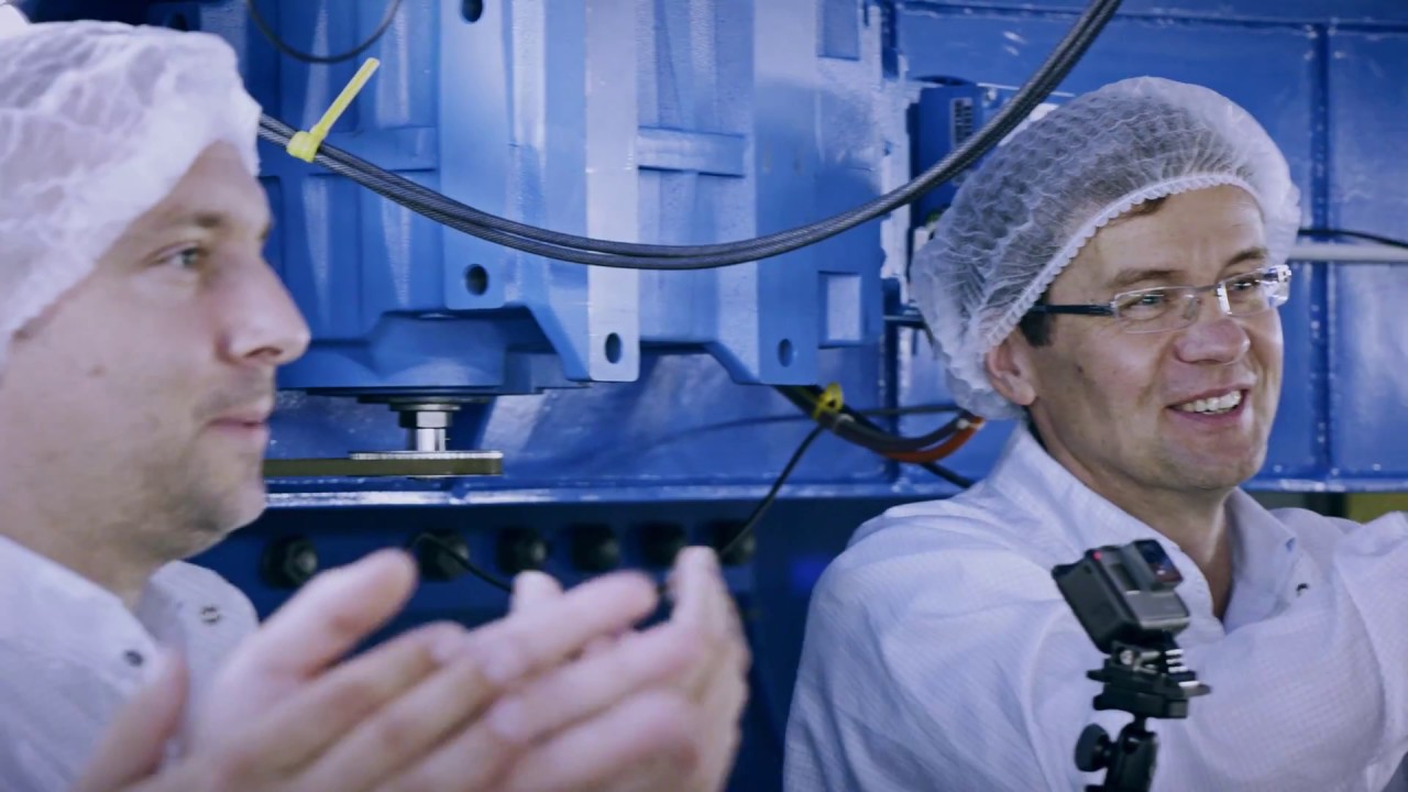 Orion ESM - Test of the engine gimbal system - YouTube