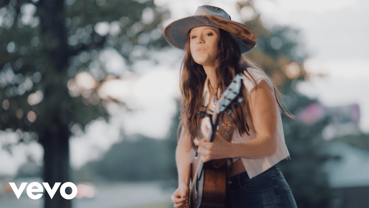 Maggie Baugh - Honey Be (Official Music Video) - YouTube