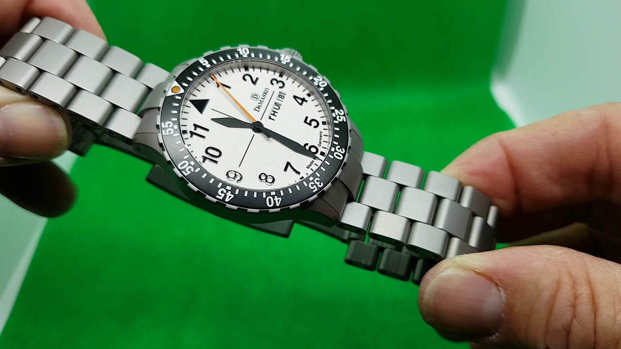 Damasko DA43 - YouTube