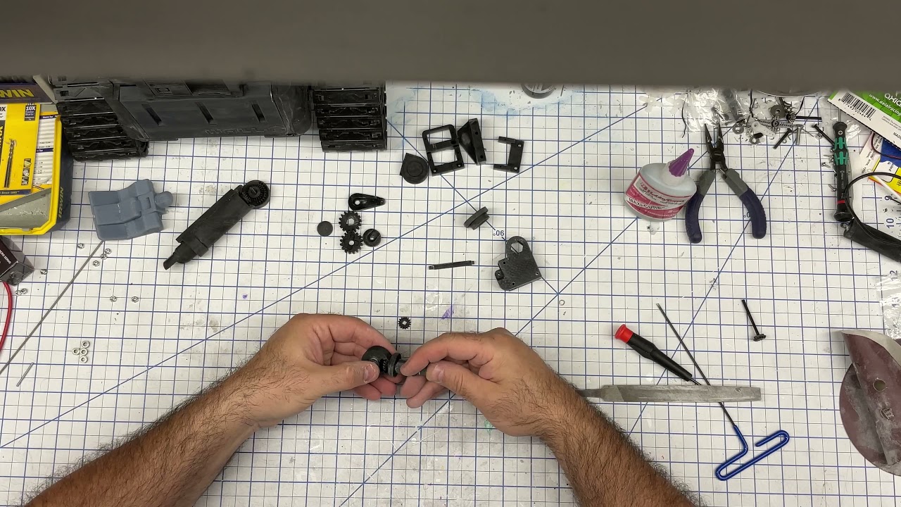 Dan's Animated Arm Assembly for Wall-E - YouTube