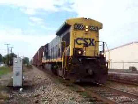 CSX Freight Train 5566 in Orlando Florida - YouTube