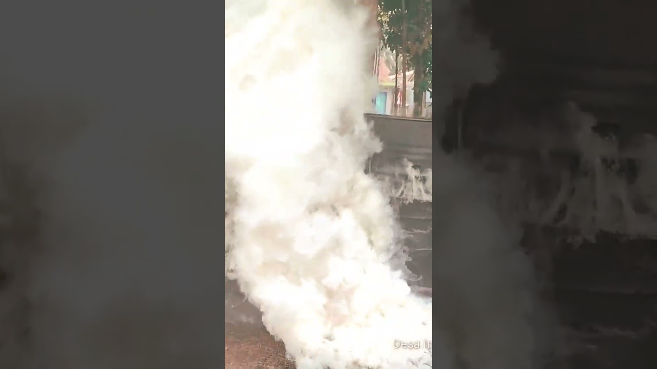 Asap Mengepul di Bakaran Sekam - YouTube